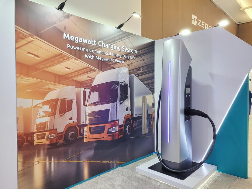 商用電動車超高功率快充設備，馳諾瓦科技在 CES 推出 MCS 百萬瓦充電系統::DDCAR 電動車